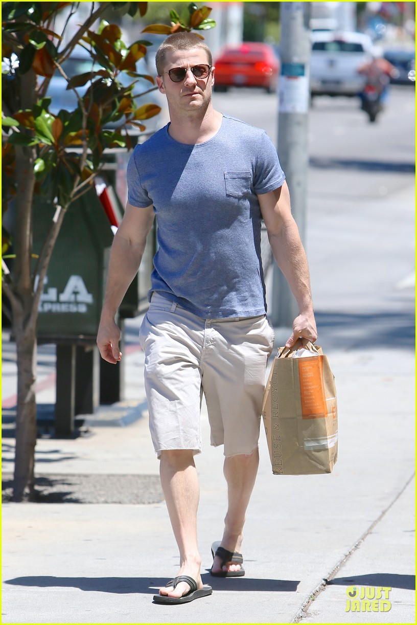 Ben Mckenzie Body
