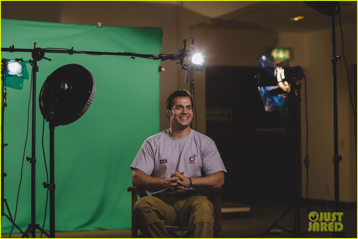 Henry Cavill Takes 'Superman' Break to Visit Durrell Wildlife Park ...